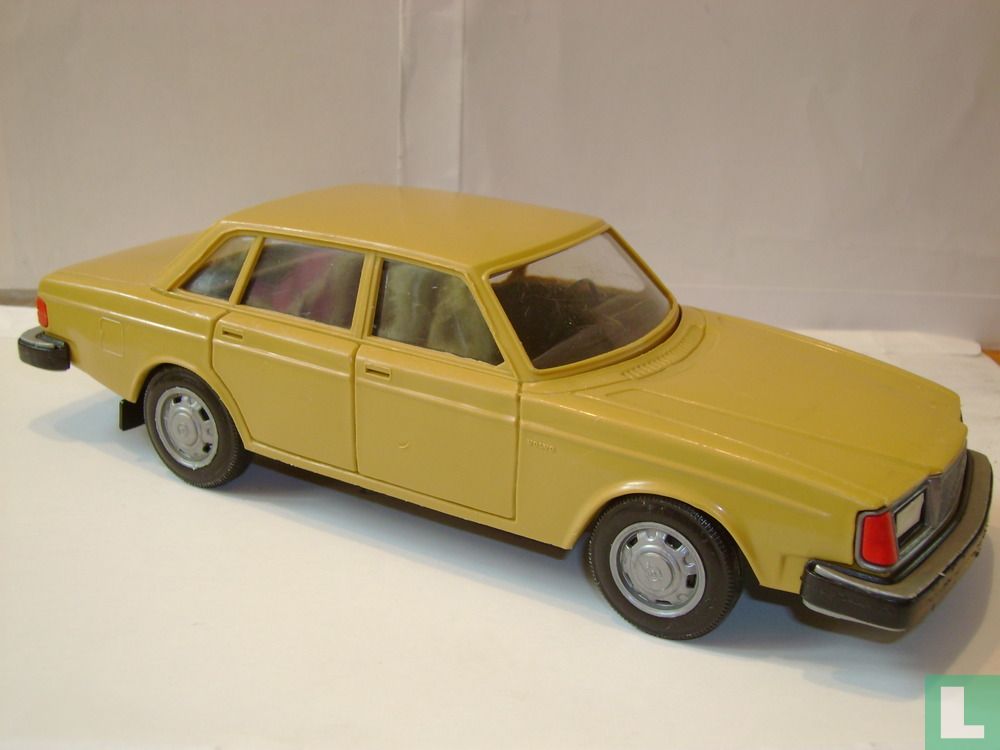 Volvo 264 GLE 26-1p (1980) - Stahlberg - LastDodo