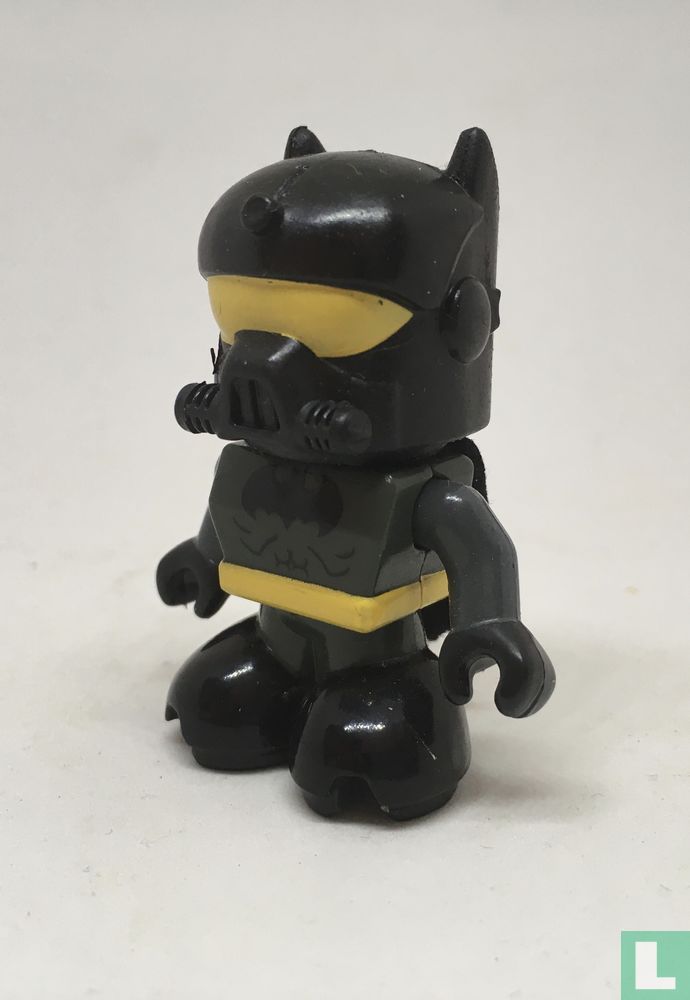 Batman (2000) - Batman - LastDodo