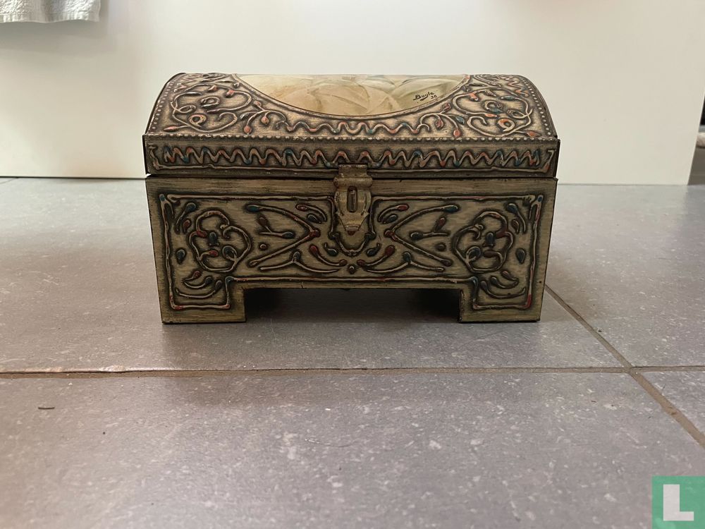 Josephine-Charlotte, Boudewijn en Albert (1938) - Tin can - LastDodo