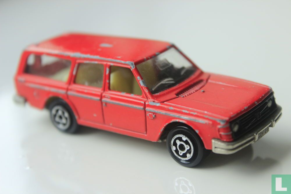 Volvo 245 DL 220 - Majorette - LastDodo