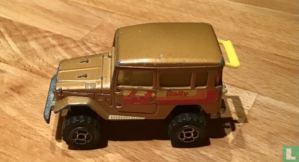 Toyota 4x4 277 - Majorette - LastDodo