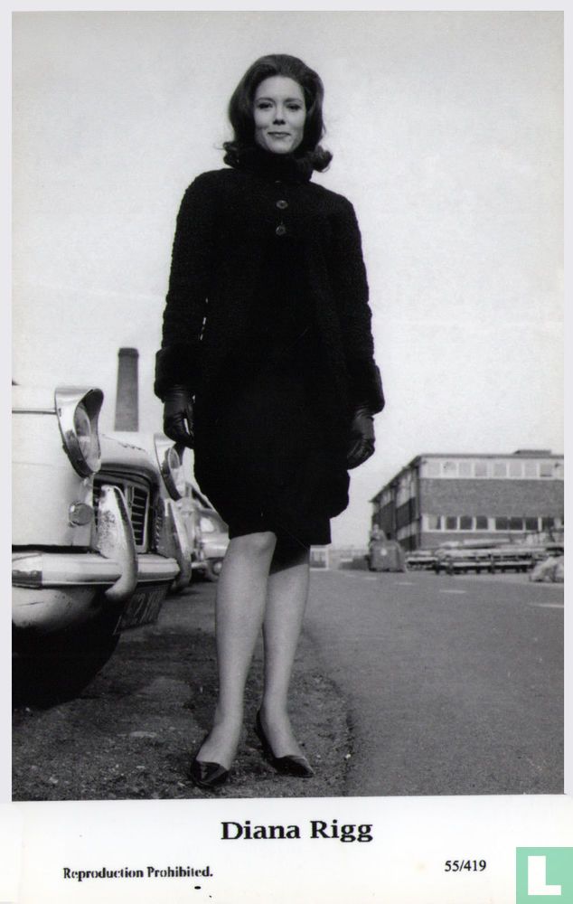 Rigg, Diana 55/419 - Swiftsure postcards 2000 - LastDodo