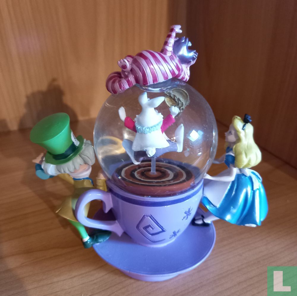 Alice in Wonderland snow globe - Alice in Wonderland - LastDodo
