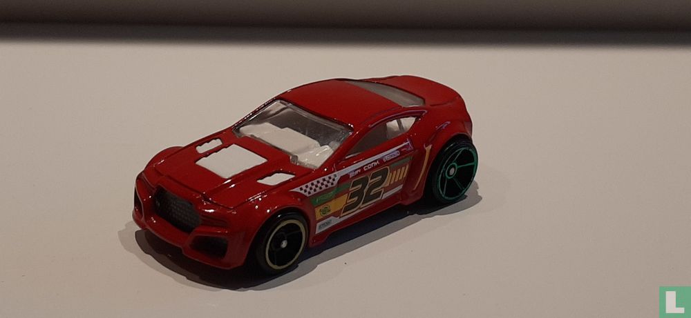 Torque Twister 111/250 (2013) - Hot Wheels - LastDodo