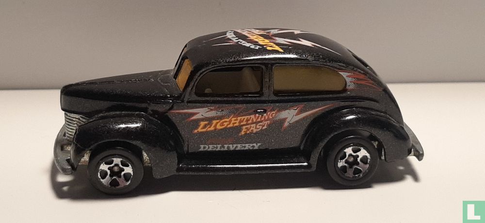 Fat Fendered '40 'Lightning Fast' - Hot Wheels - LastDodo