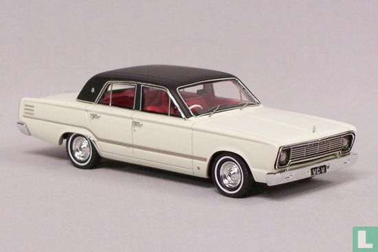 Chrysler VC Valiant TRR42B (2017) - Trax - LastDodo