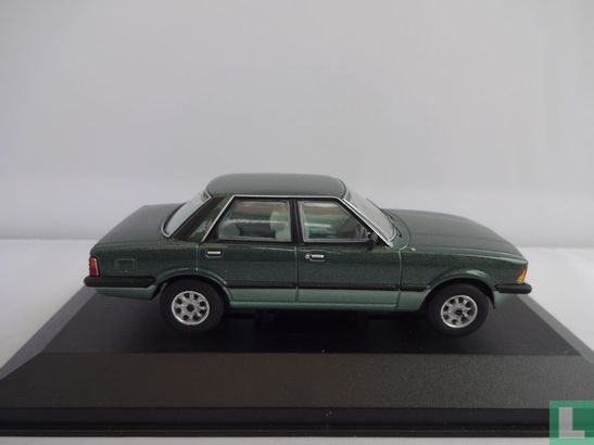 Ford Cortina Mk5 1.6 GL Carousel VA15005 (2025) - Vanguards - LastDodo